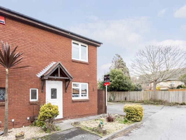 House at Woodward Close, Gosport