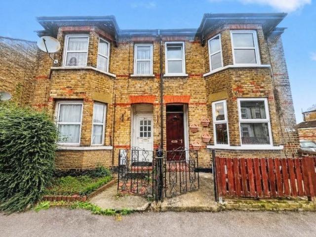 House at York Avenue, Slough