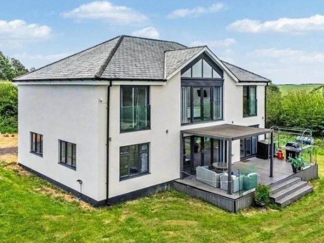 House at A388, St Mellion