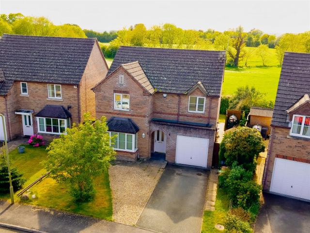 house at Alma Close, West Felton