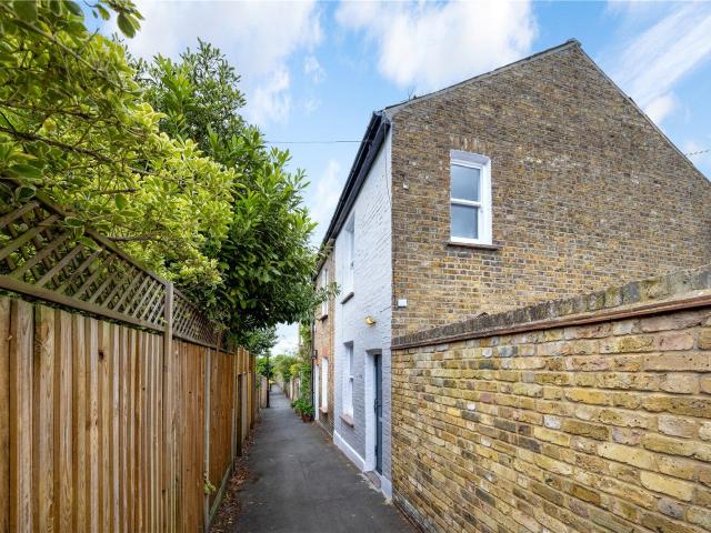 House at Albany Passage, Greater London
