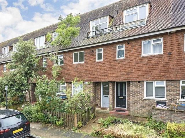 House at Ambergate Street, Greater London