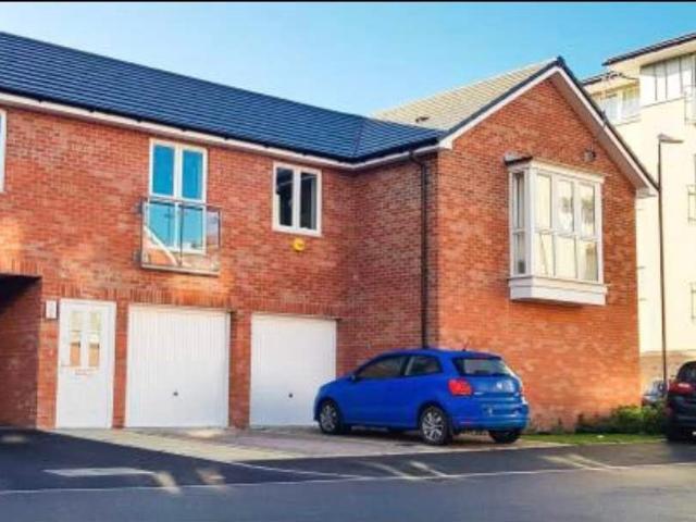 House at Andrews Close, Warwick