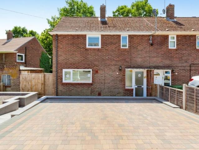 House at Ascot Close, Greenham
