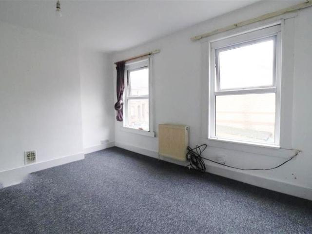 House at Ashburnham Road, Luton