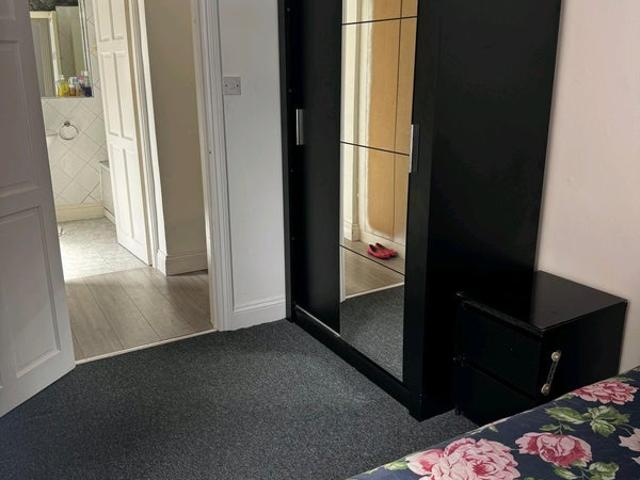 Room at Ashfields, Basildon