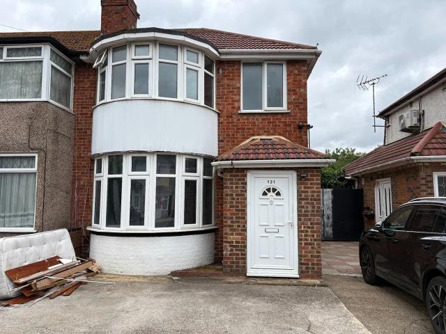House at Ashford Avenue, Greater London