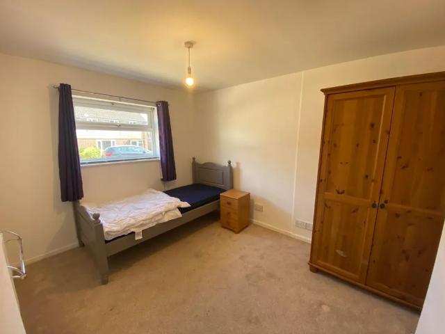 house at Applegarth Avenue, Guildford, GU2