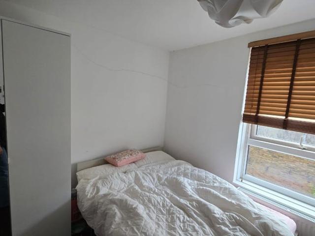 Room at Attneave Street, Greater London