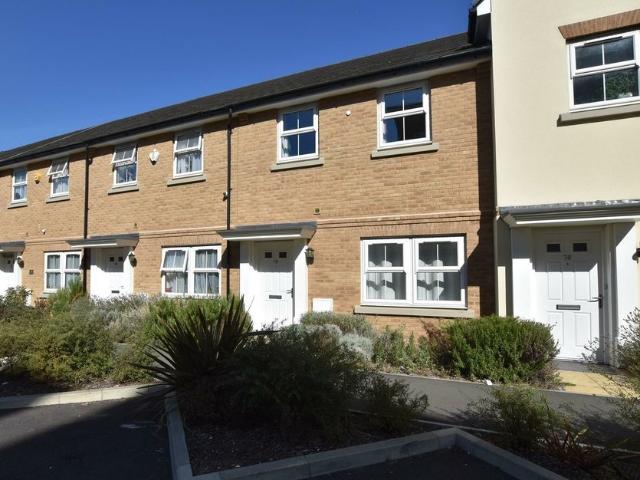 house at Autumn Way, West Drayton