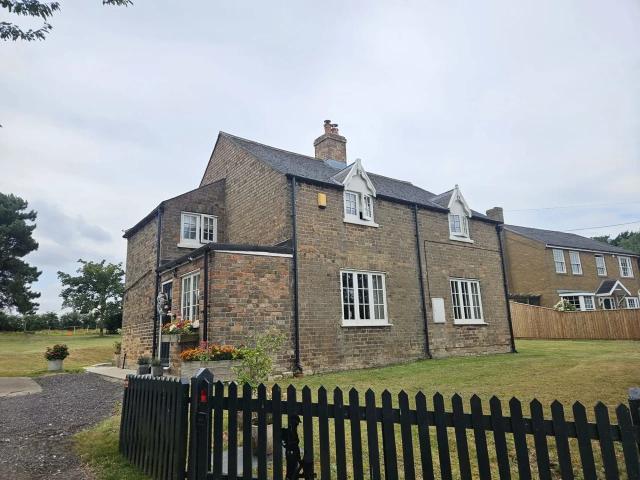 House at B1211, Croxton
