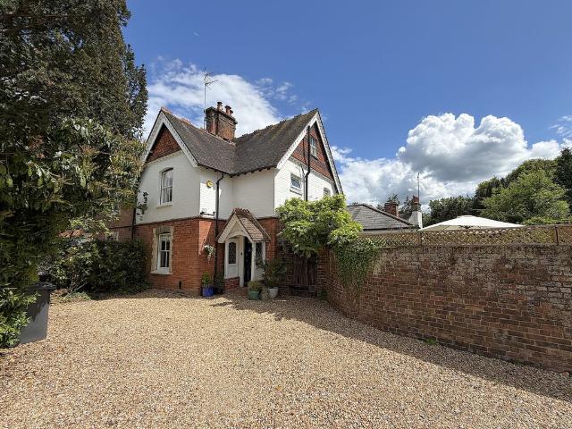 House at B2127, Waverley