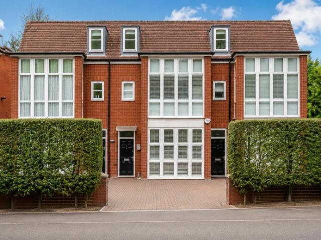 House at B374, Elmbridge