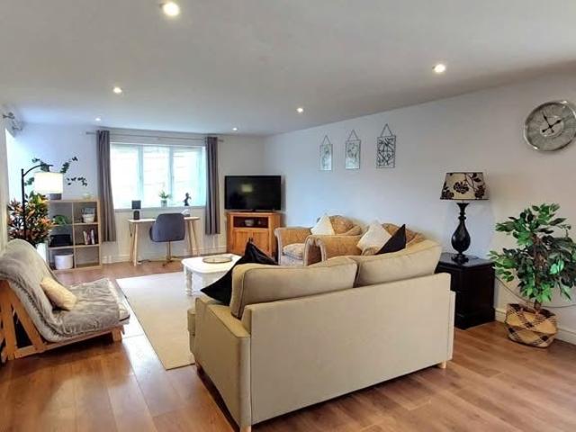 House at B4164, Whitchurch
