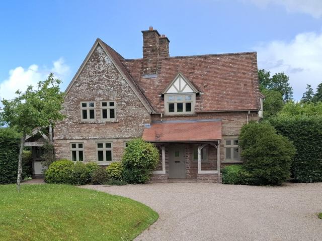 House at B4224, Foy