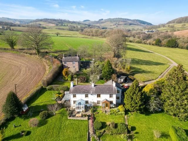 House at B4521, Cross Ash