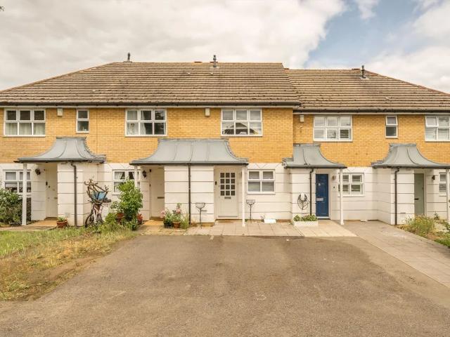 House at Bankside Close, Greater London