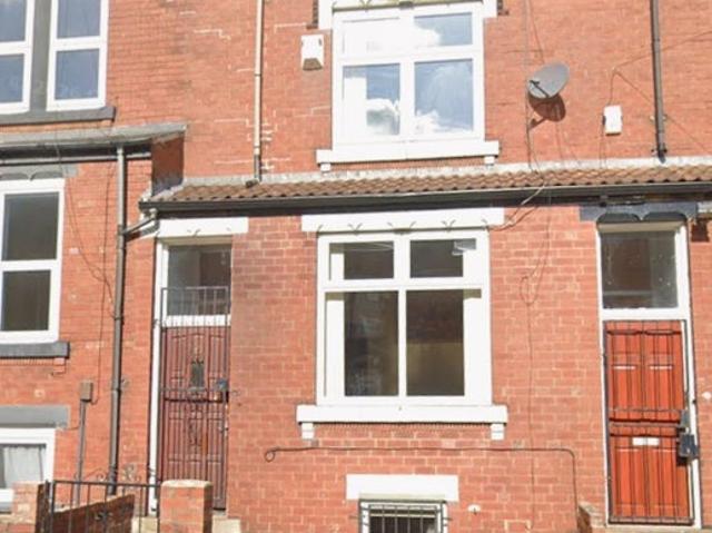 House at Back Burchett Grove, Leeds