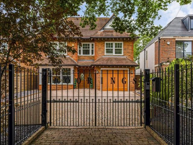 House at Barnet Road, Greater London