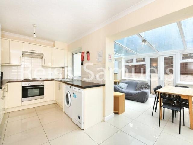 House at Barnfield Place, Greater London