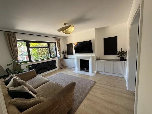 House at Bassetts Way, Greater London
