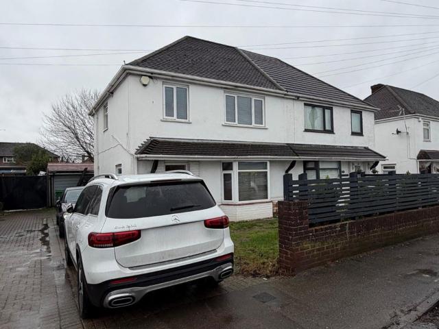 House at Bath Road, Slough