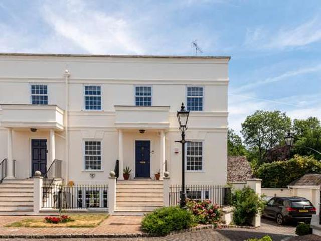 House at Beaufort Close, Greater London