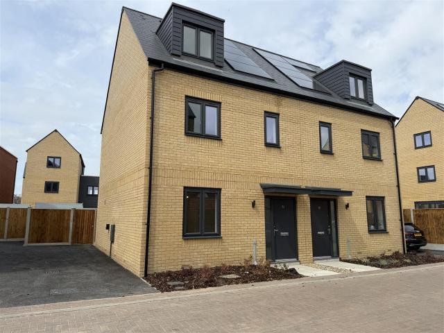 House at Beaulieu Boulevard Roundabout, Chelmsford