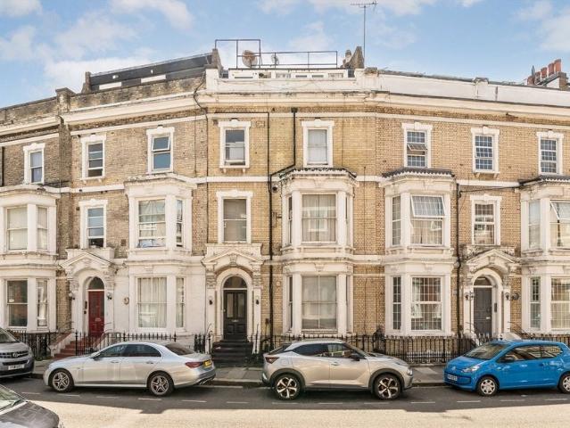 House at Beaumont Crescent, Greater London