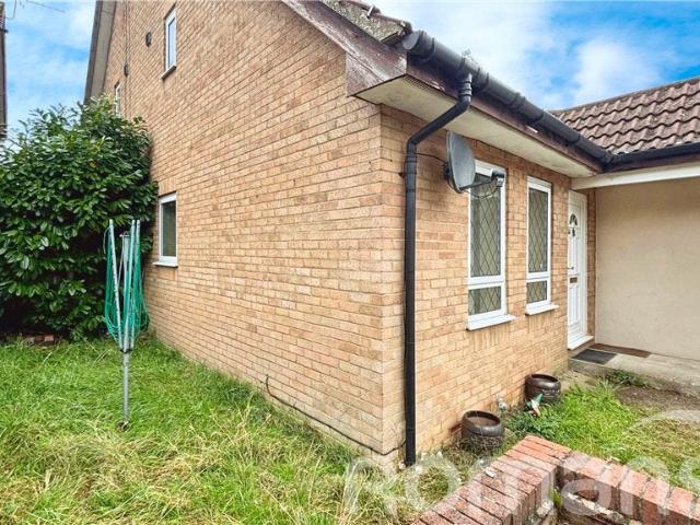 House at Beaconsfield Way, Earley