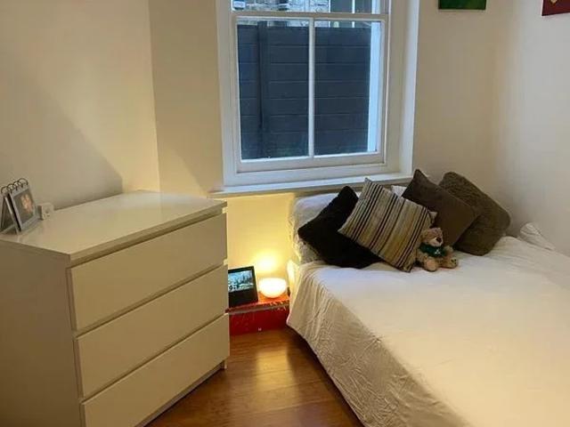 Room at Bedford Road, Greater London