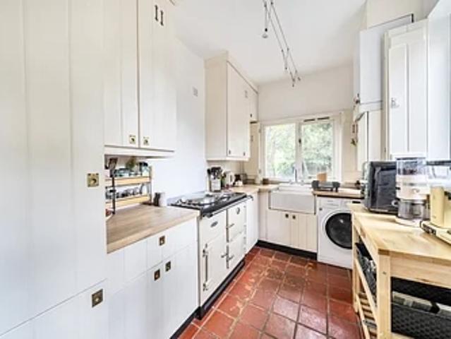 House at Beechwood Road, Greater London