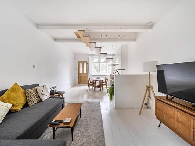 House at Beechwood Road, Greater London