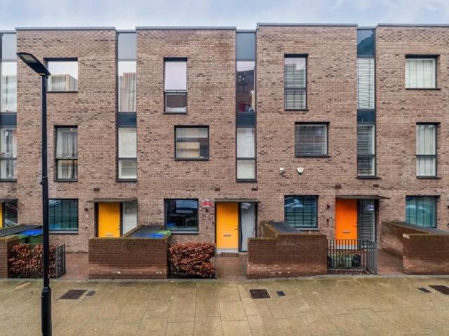House at Billinghurst Way, Greater London