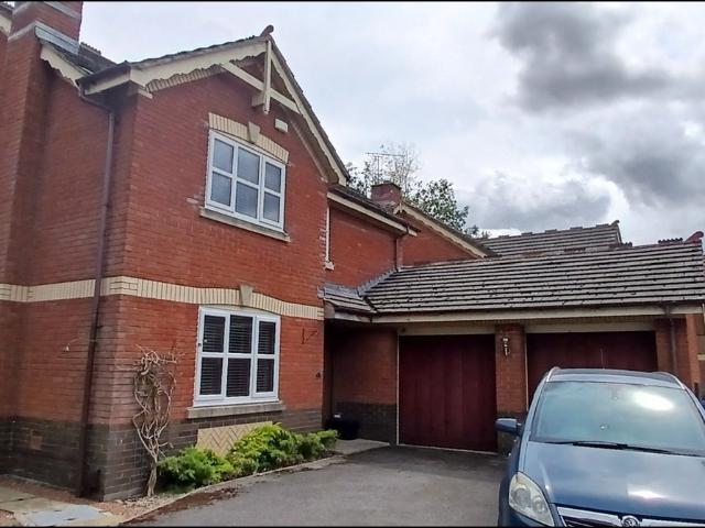 House at Boleyn Close, Crawley
