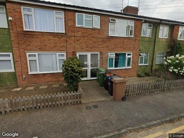 Apartment at Boscombe Avenue, Greater London