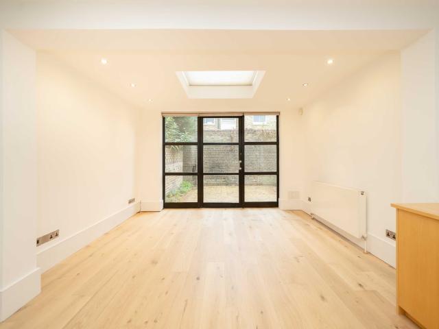 House at Bovingdon Road, Greater London