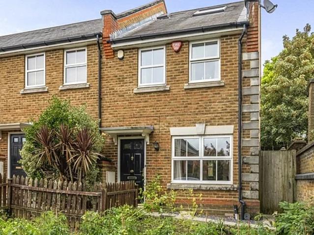 House at Broad Walk, Greater London