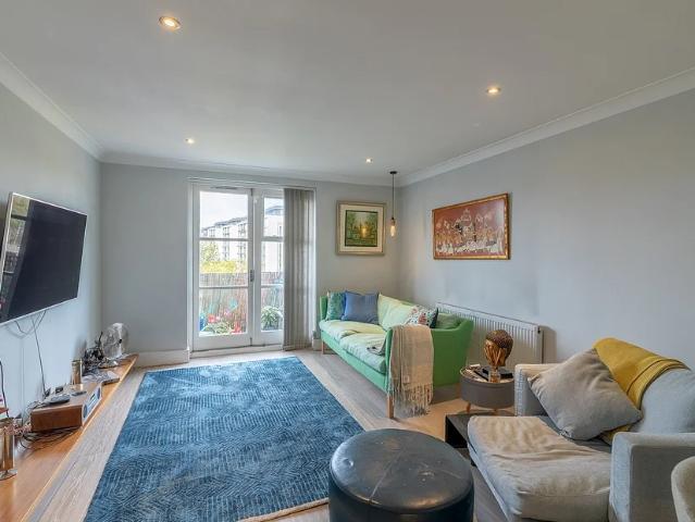 House at Brompton Park Crescent, Greater London