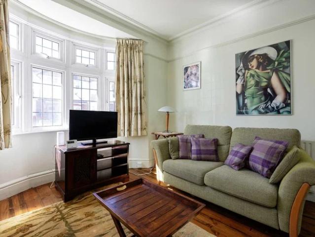 House at Bracken Avenue, Greater London