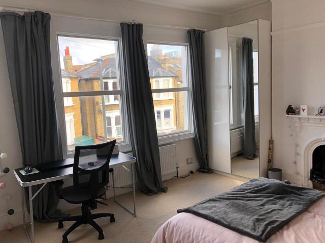 House at Brightwell Crescent, Greater London