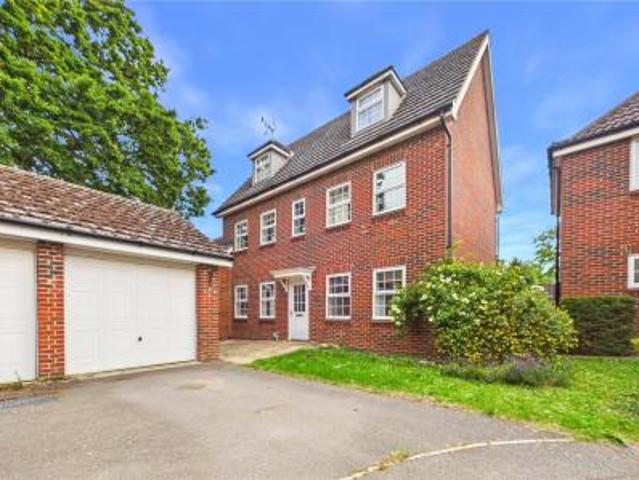 House at Bryant Crescent, Spencers Wood