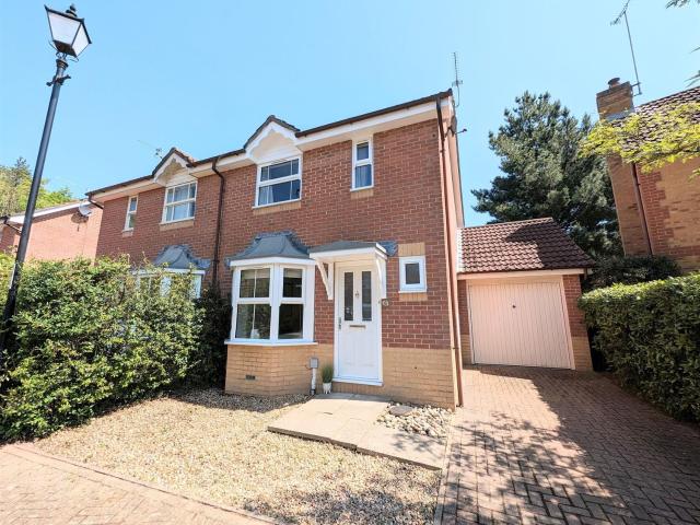House at Bullfinch Close, Horsham