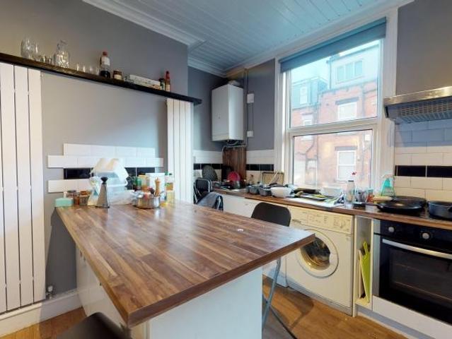 House at Burchett Grove, Leeds