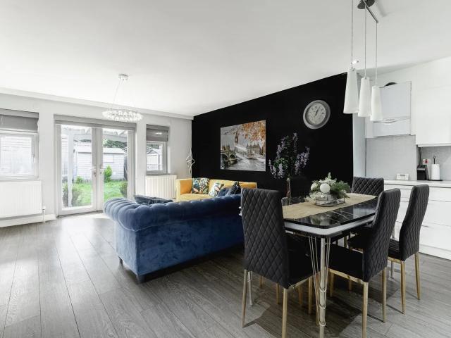 Apartment at Burdetts Road, Greater London