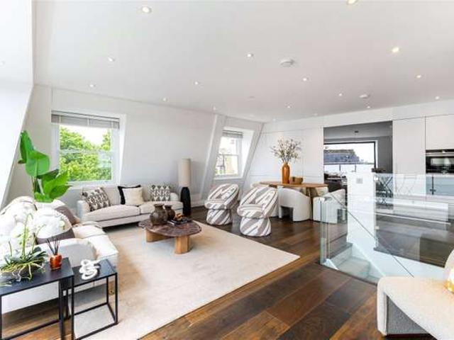 House at Burnfoot Avenue, Greater London