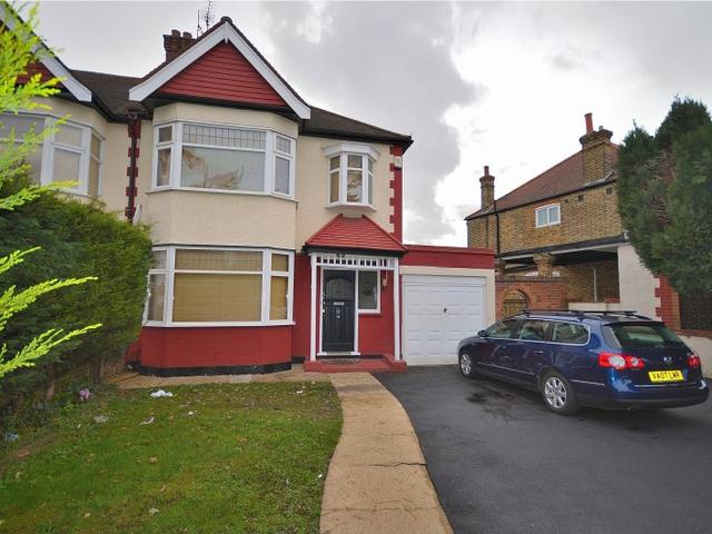 House at Bush Hill Road, Greater London