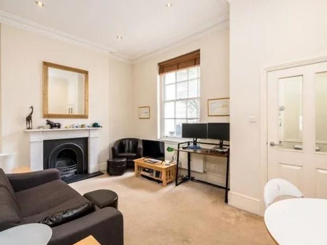 House at Cambridge Street, City of Westminster