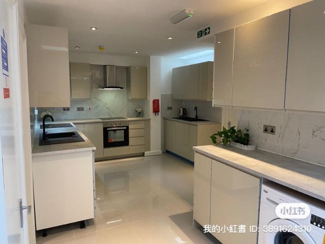 Room at Cambridge Road, Greater London