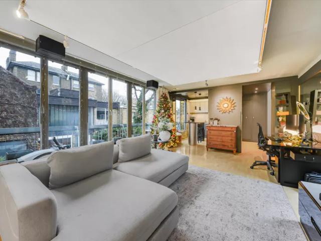 House at Camden Mews, Greater London